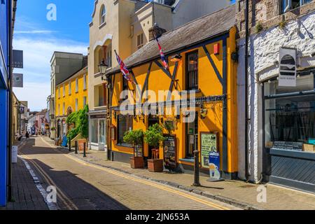 Shops in Upper Frog Street, Tenby, Pembrokeshire, Wales, UK Stock Photo ...