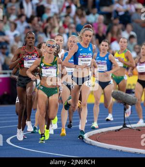 Dominique Scott of South Africa and Eilish McColgan of Scotland ...