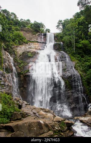 bride veil waterfall rio de janeiro Stock Photo - Alamy