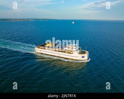 Cross Sound Ferry MV John H at the mouth of Thames River in New London ...