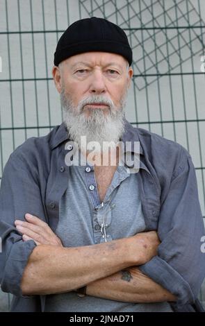 Cologne, Germany. 10th Aug, 2022. The "Rentnercops" Bill Mockridge (l ...