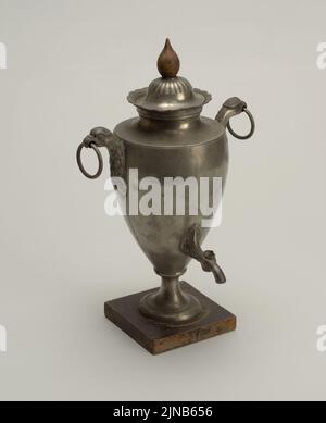 Tea Urn And Cover Stock Photo - Alamy
