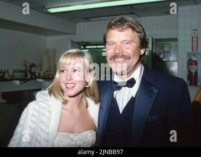 Glen Campbell and Kimberly Woolen February 23, 1982 Credit: Ralph ...