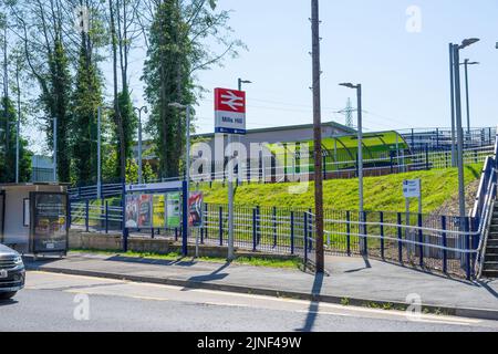Mills Hill Railway Station, Chadderton Middleton Border,Greater ...