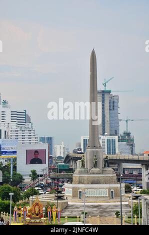BTS Skytrain at Victory Monument Bangkok Thailand Stock Photo - Alamy