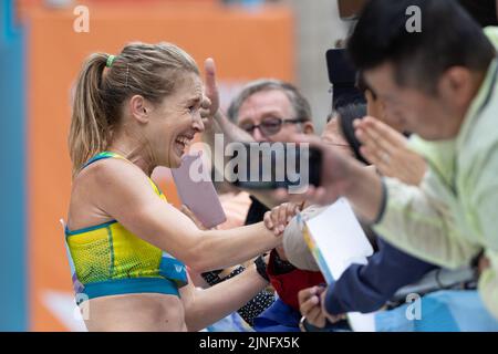 Jessica Stenson, Australia, wins the women’s marathon at the Birmingham ...