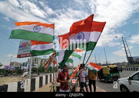 Indrapuram, Uttar Pradesh, India. 12th Aug, 2022. Vendor sale Tricolor ...