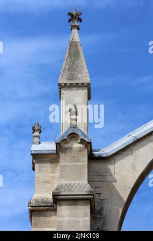 Arc-boutant gothique. Eglise Saint-Clodoald. Saint-Cloud. Ile-de-France ...