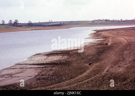 The drought of 1976 at Pitsford Reservoir, Northamptonshire Stock Photo ...