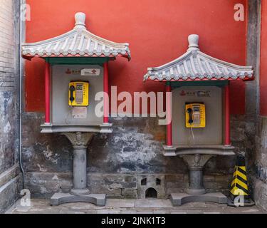 COMMUNICATIONS Phones Payphone Stock Photo - Alamy