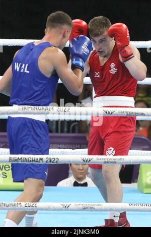 Sean LAZZERINI of Scotland (Red) v Taylor BEVAN of Wales (Blue) in the ...