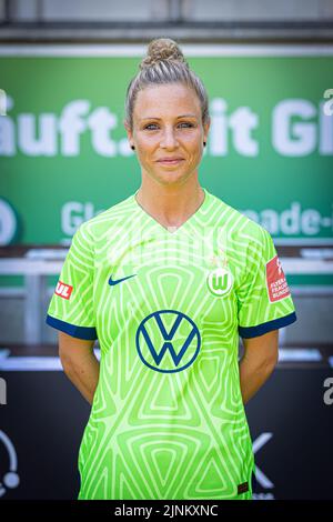 Wolfsburg, Germany. 11th Aug, 2022. Soccer: Women, team photo session ...