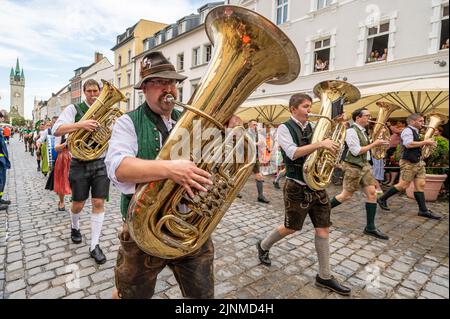 Straubing, Germany. 12th Aug, 2022. The Bavarian Beer Queen, Sarah ...