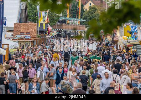 Straubing, Germany. 12th Aug, 2022. The Bavarian Beer Queen, Sarah ...