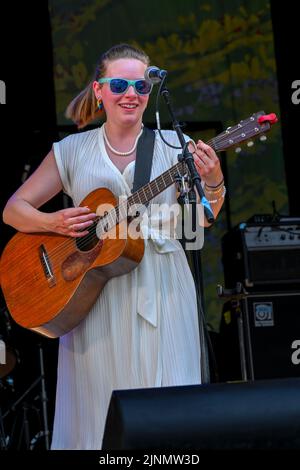 Singer, Shaye Zadravec, Canmore Folk Music Festival, Canmore, Alberta ...