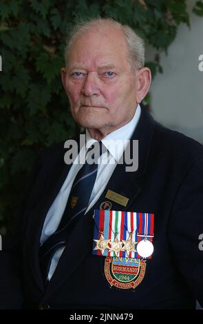 D. DAY VETERAN TONY COLGAN FROM LISS NEAR PETERSFIELD. PIC MIKE WALKER ...