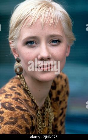 Publicity Film Still from "A Simple Twist of Fate" Anne Heche, Laura ...
