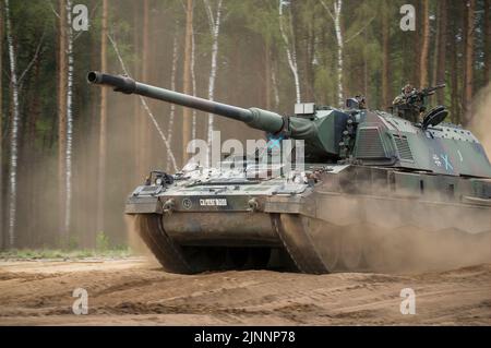 Rukla, Litauen. 11th May, 2022. Panzerhaubitze 2000 of the Bundeswehr ...