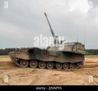 Rukla, Litauen. 11th May, 2022. Panzerhaubitze 2000 of the Bundeswehr ...