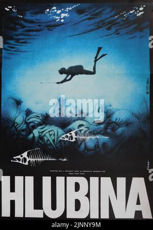 THE DEEP (1977) NICK NOLTE,JACQUELINE BISSET TDP 001 Stock Photo - Alamy