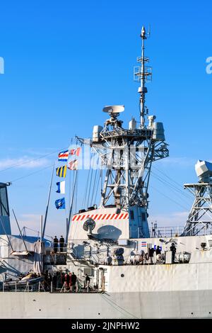 Royal Canadian Navy Halifax-class frigate Her Majestys Canadian Ship ...