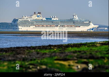 Island Princess is a Coral class cruise ship operated by Princess ...