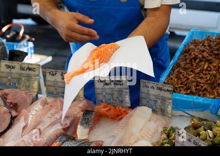 Fish stall in the market of Sanary-sur-mer, France Stock Photo - Alamy