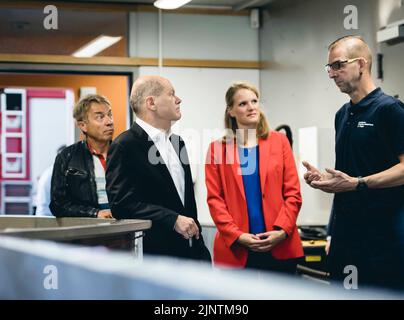 Beelitz, Deutschland. 10th Aug, 2022. Chancellor Olaf Scholz (SPD ...