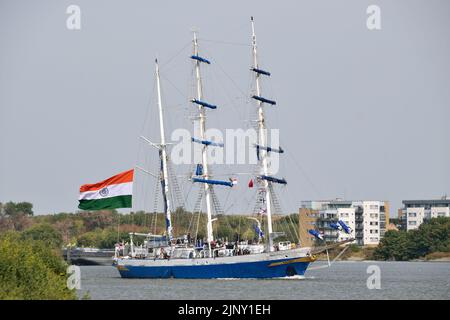 Arriving on the Thames NS TARANGINI A75, the Indian Navy's sail ...