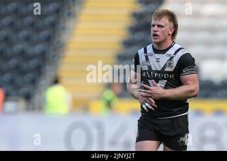 Brad Fash #17 of Hull FC arrives at The Belle Vue Stadium ahead of ...