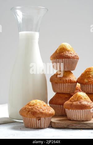 milk, muffin, fresh milk, milks, muffins, fresh milks Stock Photo - Alamy