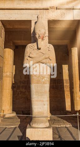 archaeology, temple of hatshepsut, osiris-pfeiler, archaeologies Stock ...
