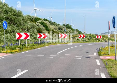 Tank Crossing warning sign on the A360 Salisbury Plain Wilts UK Stock ...