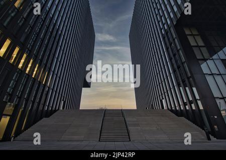 Hyatt Regency Hotel entrance in Duesseldorf, Germany Stock Photo - Alamy
