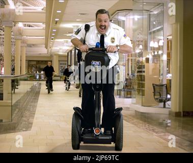PAUL BLART: MALL COP 2, Kevin James, surrounded by Mini Kiss, 2015. ph ...