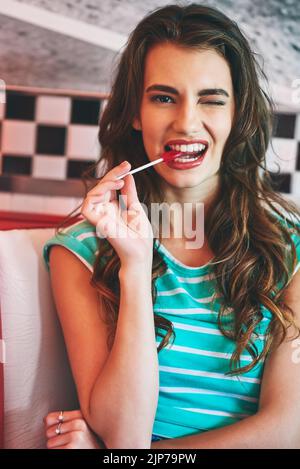 Shes got a sweet smile. Gorgeous young woman with a pretty smile ...