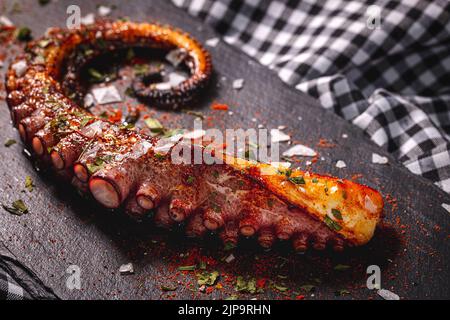 roasted, octopus, krakenarm, roasteds, octopuses Stock Photo - Alamy