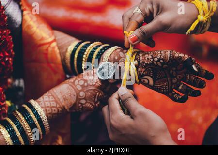 kanyadan ritual in indian wedding Stock Photo - Alamy