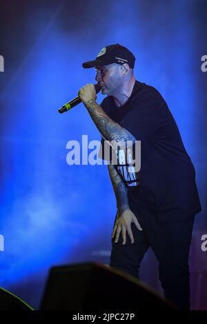 Alghero, Italy. 16th Aug, 2022. Fabri Fibra during Fabri Fibra Caos ...