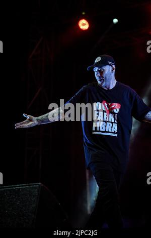 Alghero, Italy. 16th Aug, 2022. Fabri Fibra during Fabri Fibra Caos ...