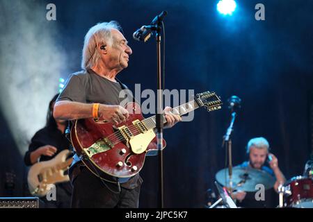 Lol Creme performing at Fairport's Cropredy Convention. Banbury, UK ...