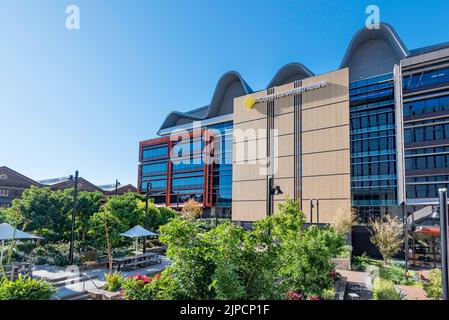 The campus-style designed Commonwealth Bank offices at South Eveleigh ...