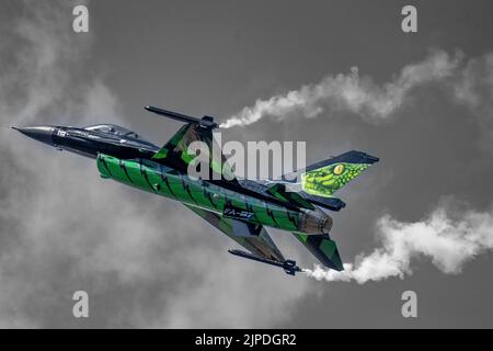 Belgian air force F-16 dream viper Vrieske on full afterburner flying ...