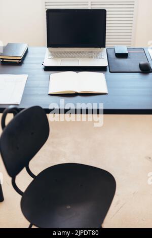 Vacant place empty work area in office Stock Photo - Alamy