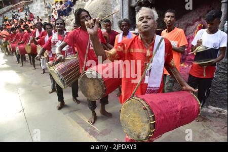 Guwahati, Guwahati, India. 17th Aug, 2022. Devotees perform Deodhani ...