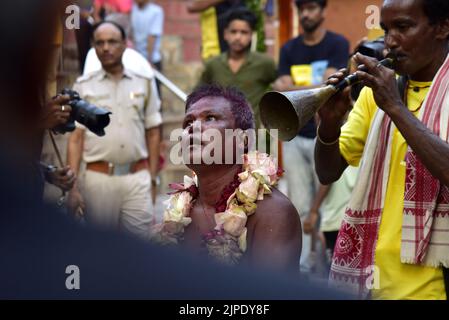 Guwahati, Guwahati, India. 17th Aug, 2022. Devotees perform Deodhani ...