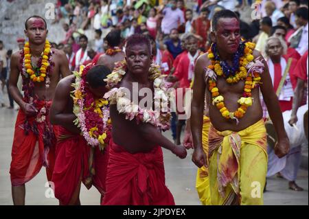 Guwahati, Guwahati, India. 17th Aug, 2022. Devotees perform Deodhani ...