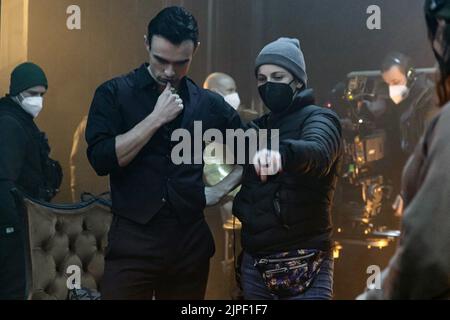 THE INVITATION, from left: Thomas Doherty, Nathalie Emmanuel, 2022. ph ...