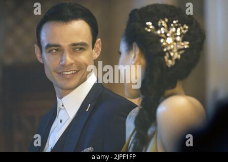 THE INVITATION, from left: Thomas Doherty, Nathalie Emmanuel, 2022. ph ...