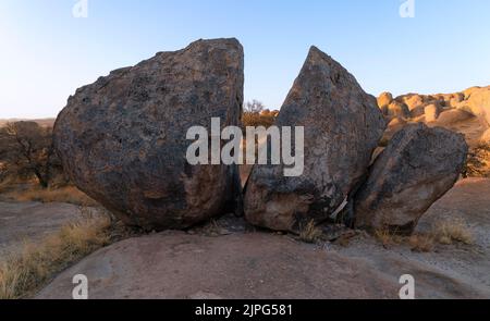 Granite rock formations at City of Rocks State Park, New Mexico, USA ...